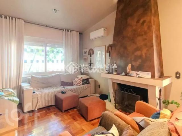 Casa / Sobrado para Venda em Porto Alegre/RS Medianeira 3 Quartos