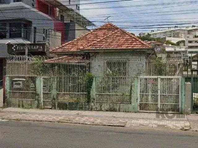 Casa / Sobrado para Venda em Porto Alegre/RS Medianeira 3 Quartos