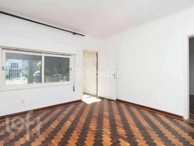 Casa / Sobrado para Venda em Porto Alegre/RS Medianeira 3 Quartos