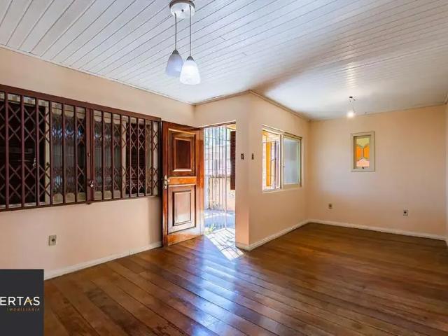 Casa / Sobrado para Venda em Porto Alegre/RS Medianeira 3 Quartos