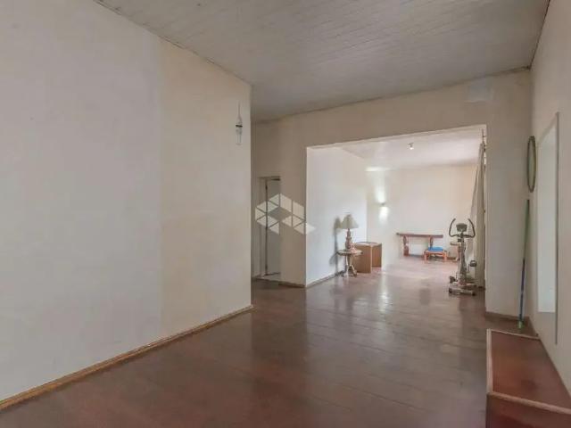 Casa / Sobrado para Venda em Porto Alegre/RS Medianeira 3 Quartos