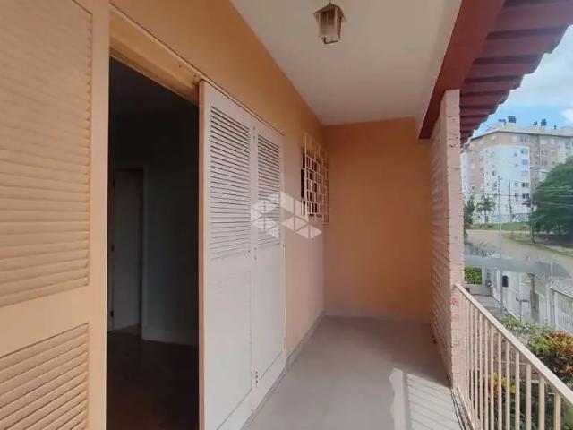 Casa / Sobrado para Venda em Porto Alegre/RS Medianeira 3 Quartos