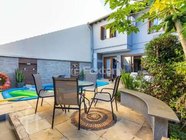 Casa / Sobrado para Venda em Porto Alegre/RS Medianeira 3 Quartos