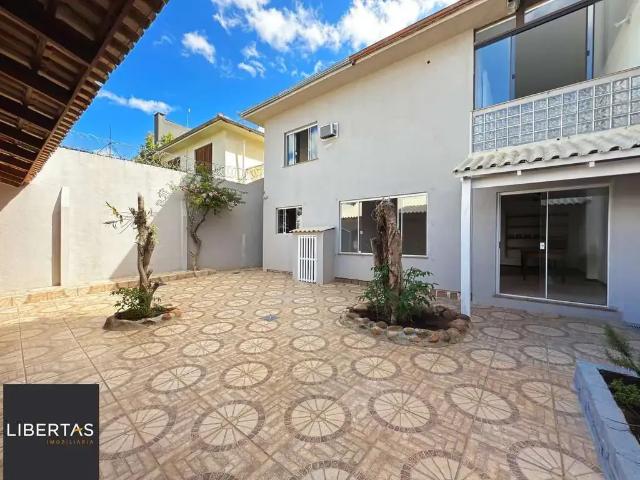 Casa / Sobrado para Venda em Porto Alegre/RS Medianeira 3 Quartos