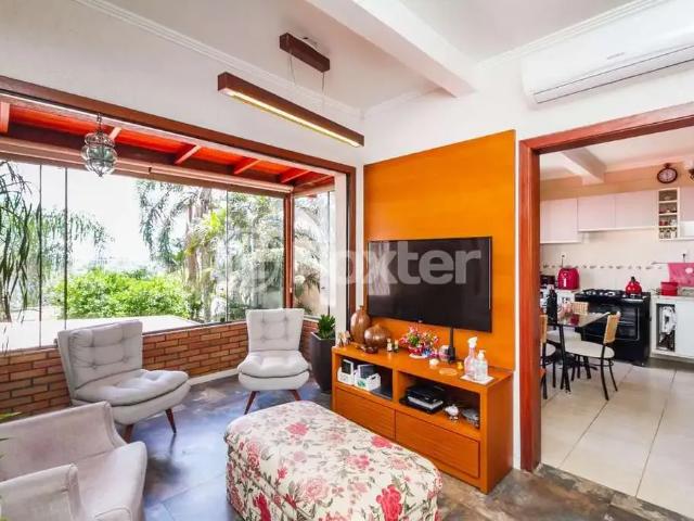 Casa / Sobrado para Venda em Porto Alegre/RS Medianeira 3 Quartos