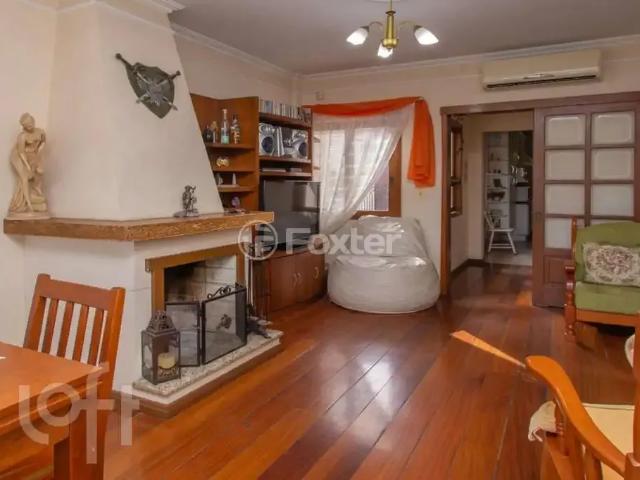 Casa / Sobrado para Venda em Porto Alegre/RS Medianeira 3 Quartos