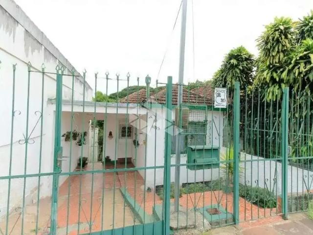 Casa / Sobrado para Venda em Porto Alegre/RS Medianeira 3 Quartos