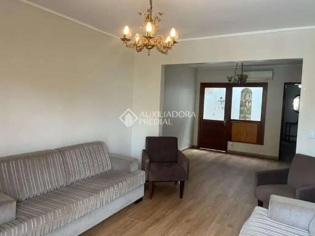 Casa / Sobrado para Venda em Porto Alegre/RS Medianeira 3 Quartos