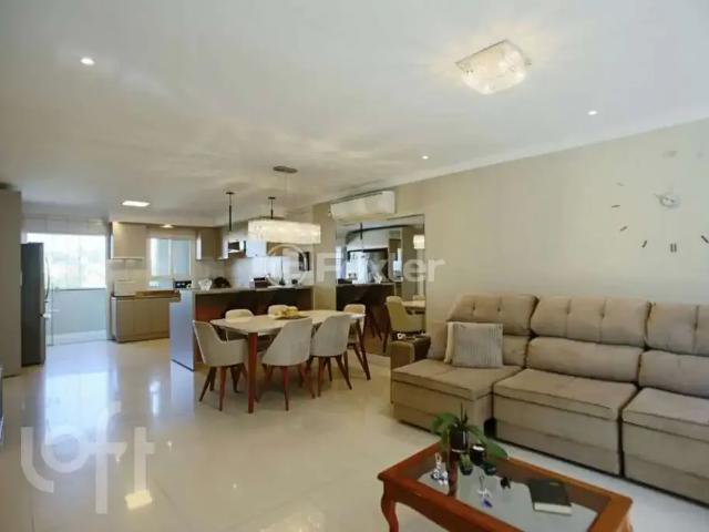 Casa / Sobrado para Venda em Porto Alegre/RS Medianeira 3 Quartos