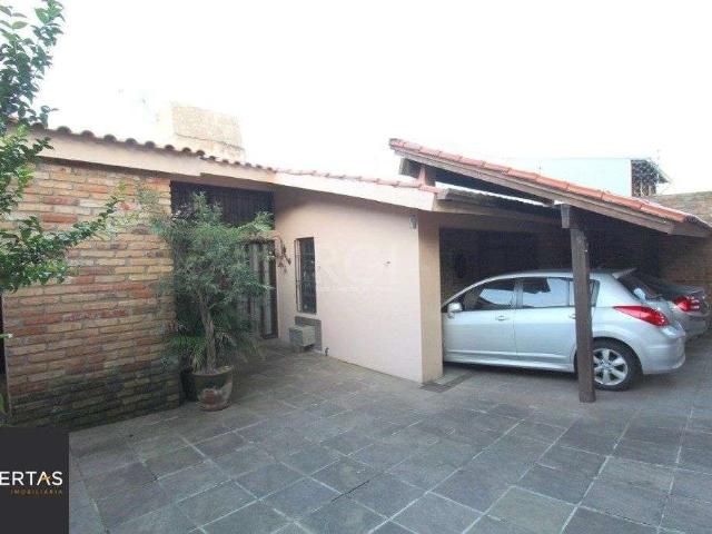Casa / Sobrado para Venda em Porto Alegre/RS Medianeira 3 Quartos