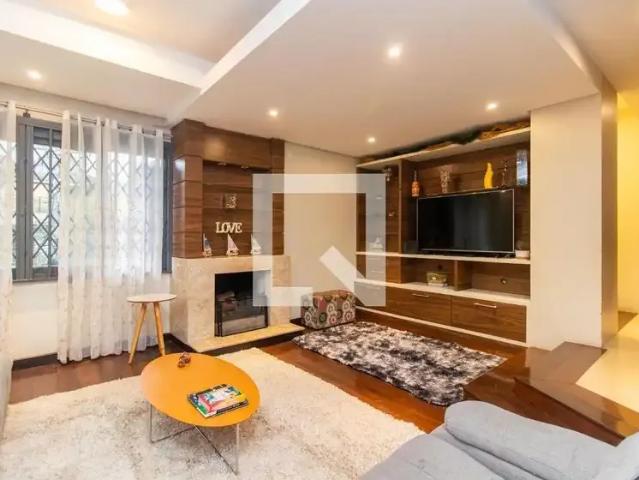 Casa / Sobrado para Venda em Porto Alegre/RS Medianeira 4 Quartos