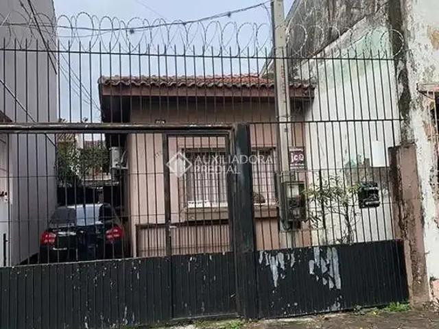 Casa / Sobrado para Venda em Porto Alegre/RS Medianeira 4 Quartos