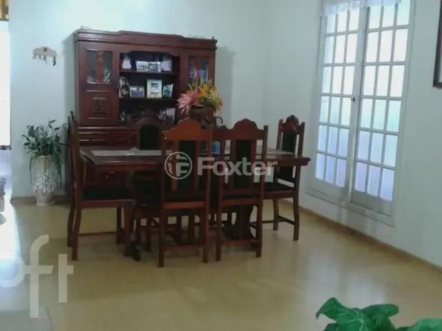 Casa / Sobrado para Venda em Porto Alegre/RS Medianeira 4 Quartos