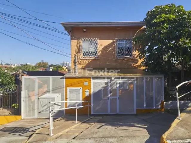 Casa / Sobrado para Venda em Porto Alegre/RS Medianeira 4 Quartos
