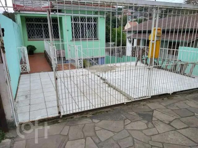 Casa / Sobrado para Venda em Porto Alegre/RS Medianeira 4 Quartos