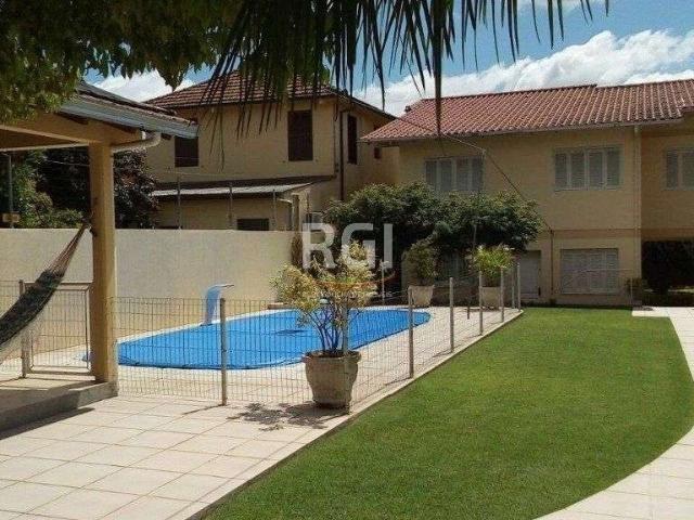 Casa / Sobrado para Venda em Porto Alegre/RS Medianeira 4 Quartos
