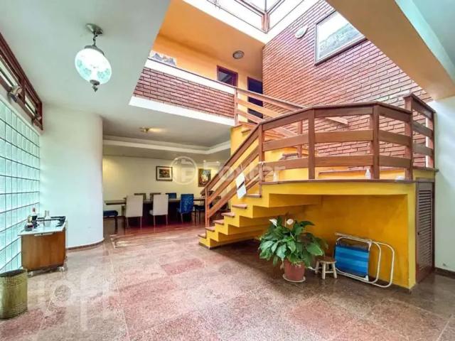 Casa / Sobrado para Venda em Porto Alegre/RS Medianeira 4 Quartos