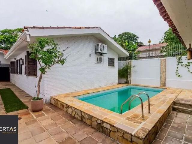 Casa / Sobrado para Venda em Porto Alegre/RS Medianeira 4 Quartos