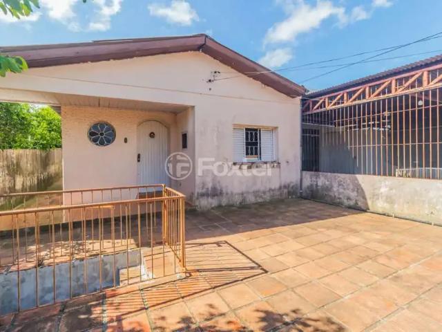 Casa / Sobrado para Venda em Porto Alegre/RS Medianeira 4 Quartos