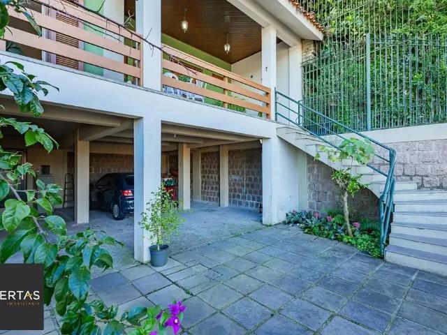 Casa / Sobrado para Venda em Porto Alegre/RS Medianeira 4 Quartos