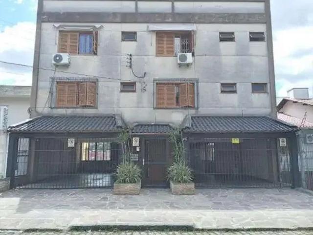 Casa / Sobrado para Venda em Porto Alegre/RS Medianeira 4 Quartos