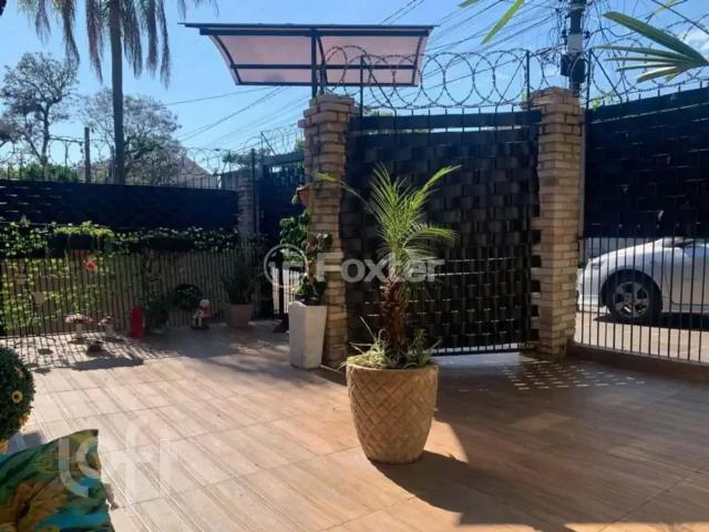 Casa / Sobrado para Venda em Porto Alegre/RS Medianeira 4 Quartos