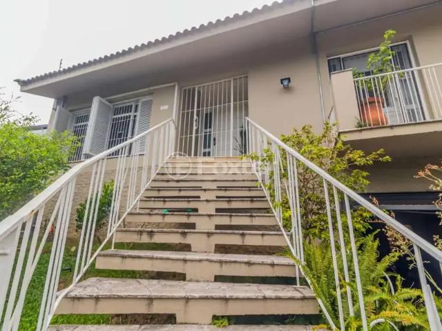 Casa / Sobrado para Venda em Porto Alegre/RS Medianeira 5 Quartos