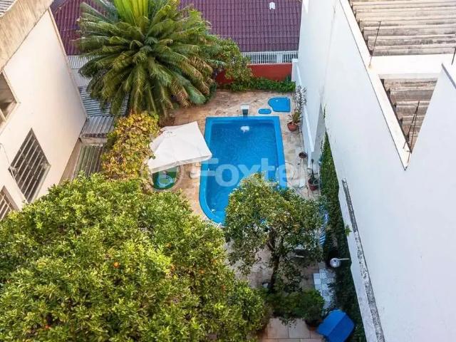 Casa / Sobrado para Venda em Porto Alegre/RS Mont Serrat 4 Quartos