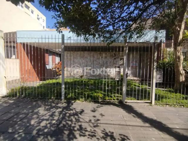 Casa / Sobrado para Venda em Porto Alegre/RS Mont Serrat 5 Quartos
