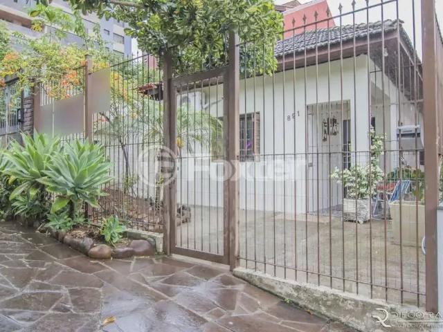 Casa / Sobrado para Venda em Porto Alegre/RS Mont Serrat 2 Quartos