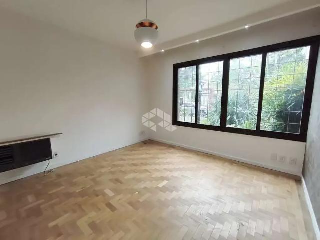Casa / Sobrado para Venda em Porto Alegre/RS Mont Serrat 3 Quartos