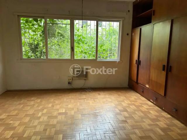 Casa / Sobrado para Venda em Porto Alegre/RS Rio Branco 5 Quartos