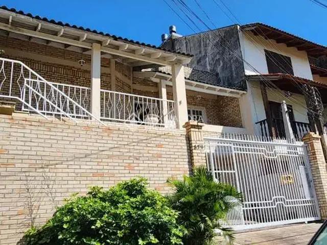 Casa / Sobrado para Venda em Porto Alegre/RS Morro Santana 4 Quartos