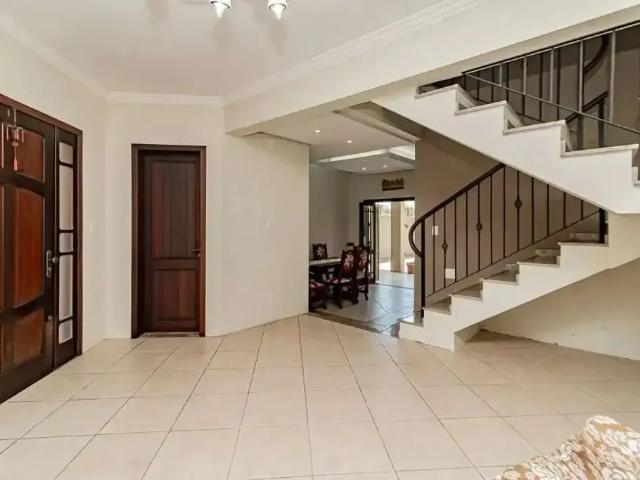 Casa / Sobrado para Venda em Porto Alegre/RS Morro Santana 4 Quartos