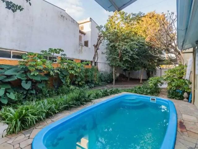 Casa / Sobrado para Venda em Porto Alegre/RS Navegantes 3 Quartos