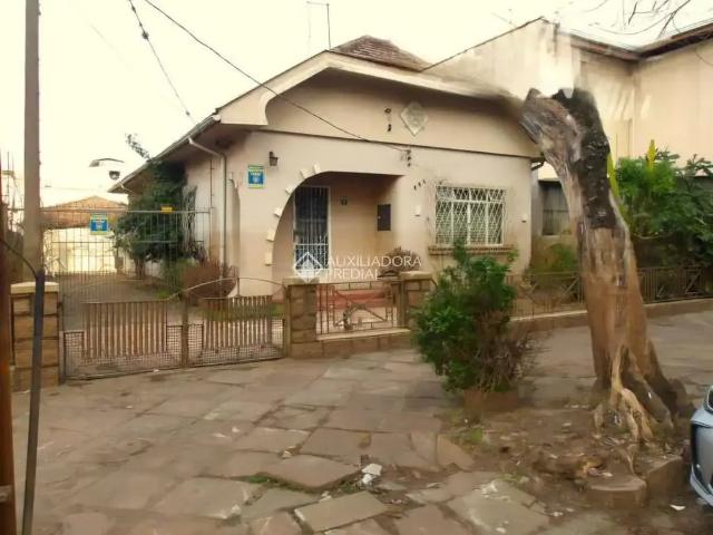 Casa / Sobrado para Venda em Porto Alegre/RS Navegantes 3 Quartos
