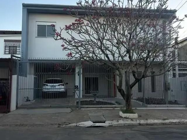 Casa / Sobrado para Venda em Porto Alegre/RS Navegantes 4 Quartos