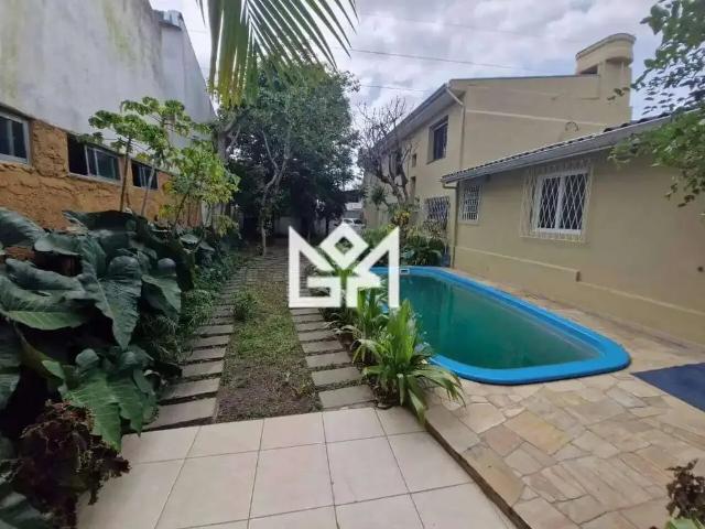 Casa / Sobrado para Venda em Porto Alegre/RS Navegantes 4 Quartos