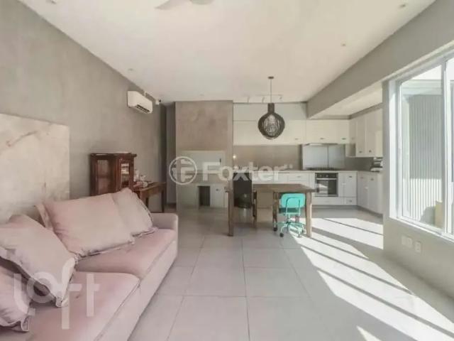 Casa / Sobrado para Venda em Porto Alegre/RS Navegantes 4 Quartos