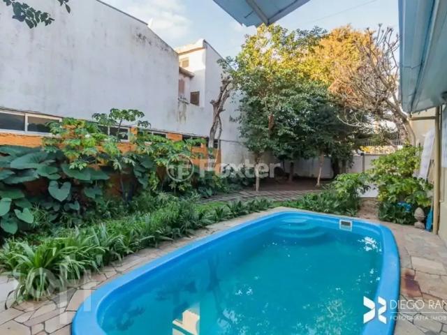 Casa / Sobrado para Venda em Porto Alegre/RS Navegantes 4 Quartos