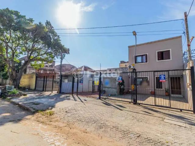 Casa / Sobrado para Venda em Porto Alegre/RS Navegantes 5 Quartos