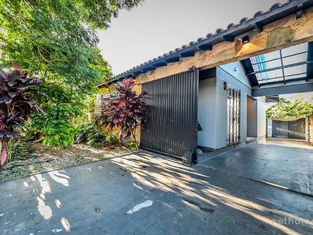 Casa / Sobrado para Venda em Porto Alegre/RS Nonoai 3 Quartos
