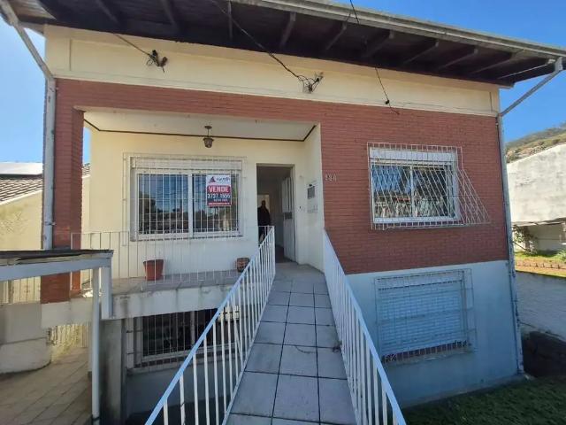 Casa / Sobrado para Venda em Porto Alegre/RS Nonoai 4 Quartos