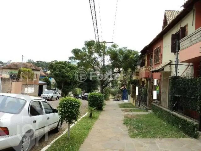 Casa / Sobrado para Venda em Porto Alegre/RS Nonoai 4 Quartos