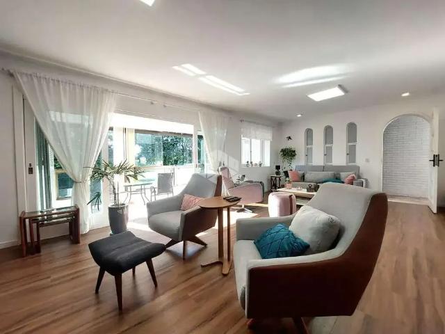 Casa / Sobrado para Venda em Porto Alegre/RS Nonoai 4 Quartos
