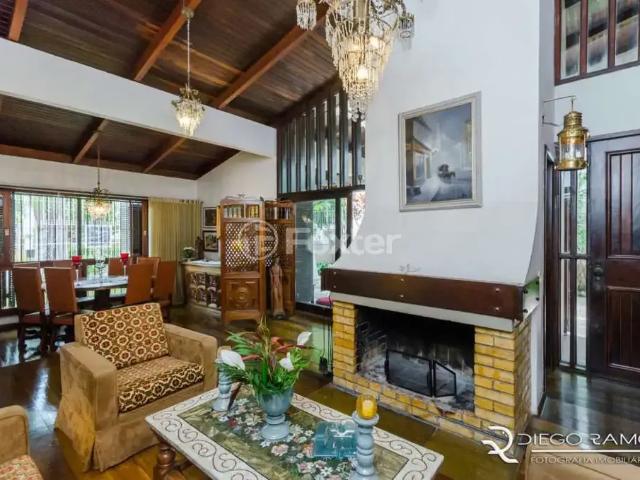 Casa / Sobrado para Venda em Porto Alegre/RS Partenon 4 Quartos