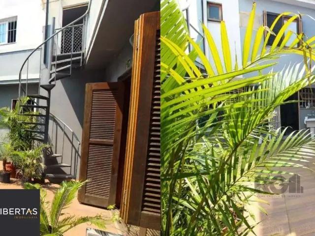 Casa / Sobrado para Venda em Porto Alegre/RS Partenon 4 Quartos