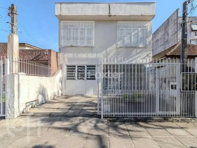 Casa / Sobrado para Venda em Porto Alegre/RS Partenon 4 Quartos