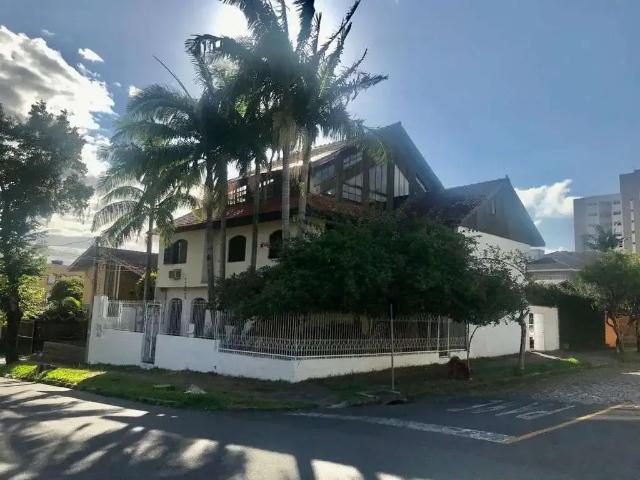 Casa / Sobrado para Venda em Porto Alegre/RS Partenon 4 Quartos