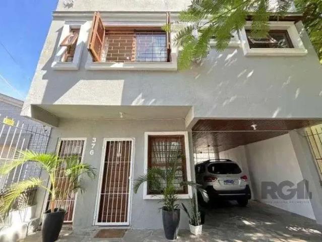 Casa / Sobrado para Venda em Porto Alegre/RS Partenon 4 Quartos